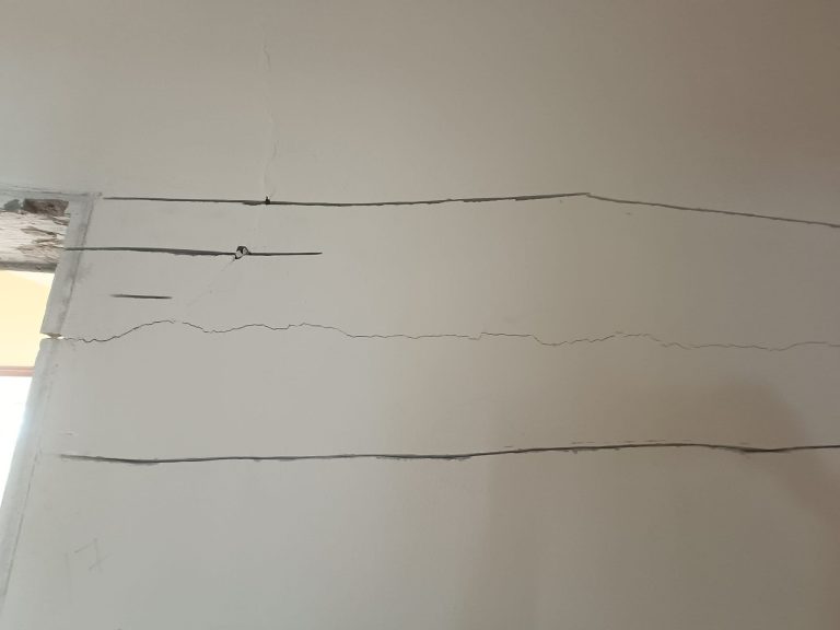 Method of Statement for Repairing Cracked Areas with Plaster